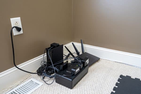 Hiding Modem And Router - DIY Storage Cabinet - Home DIY Fun