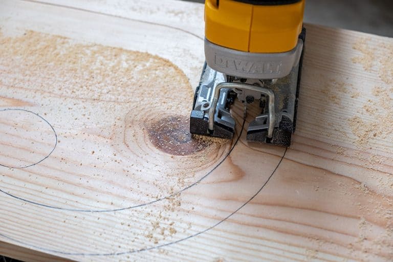 DIY Decorative Wooden Sled - Free Pattern - Home DIY Fun