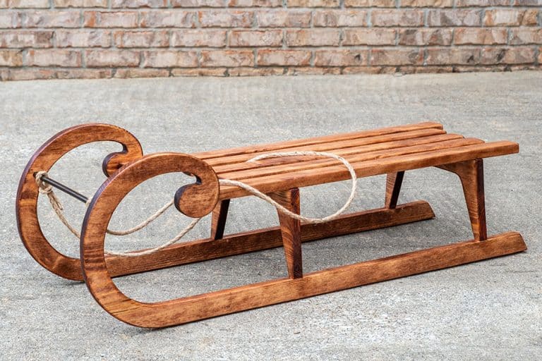 DIY Decorative Wooden Sled - Free Pattern - Home DIY Fun