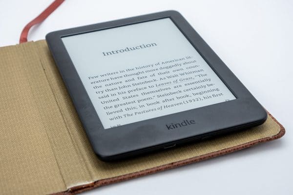 DIY Kindle Case Using an Old Book - Home DIY Fun